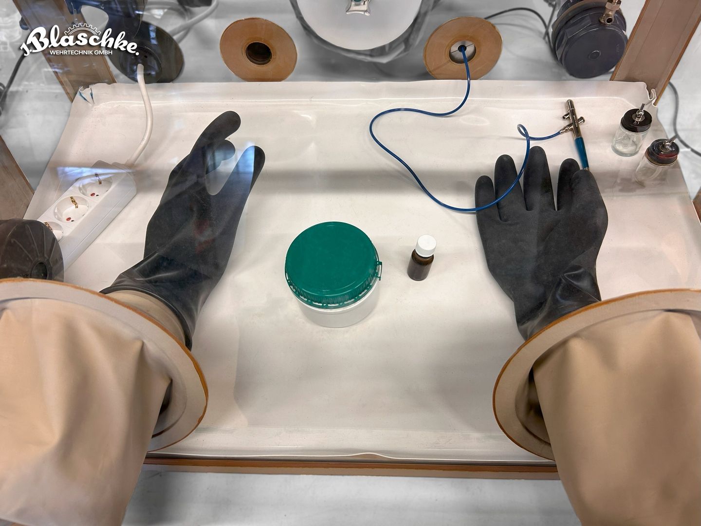 Glove box for laboratories and military | NBC equipment